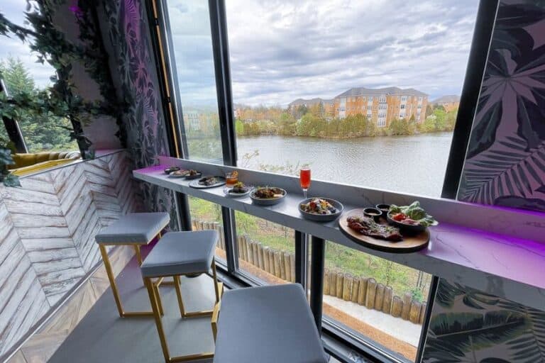 Waterfront Restaurants Are Trending In 2026 – Ivy By The Lake
